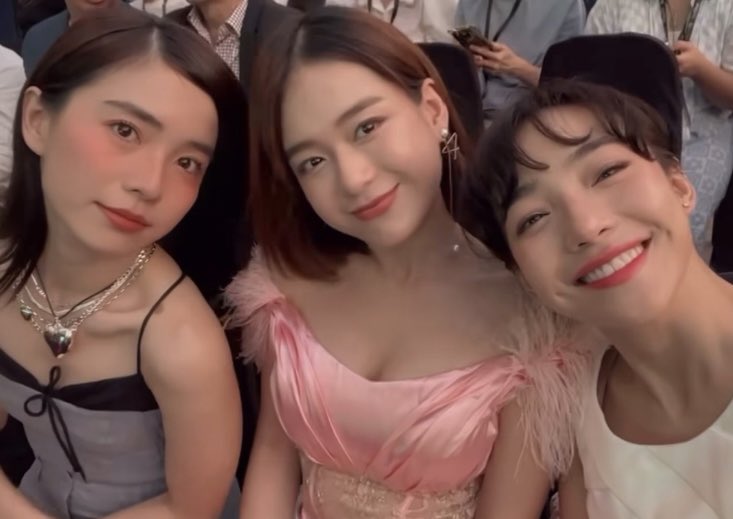 joeyindeek on Twitter: "好像出现对手了，有一个很喜欢不穿奶罩的 https://t.co/cN63lfaKzc" / Twitter