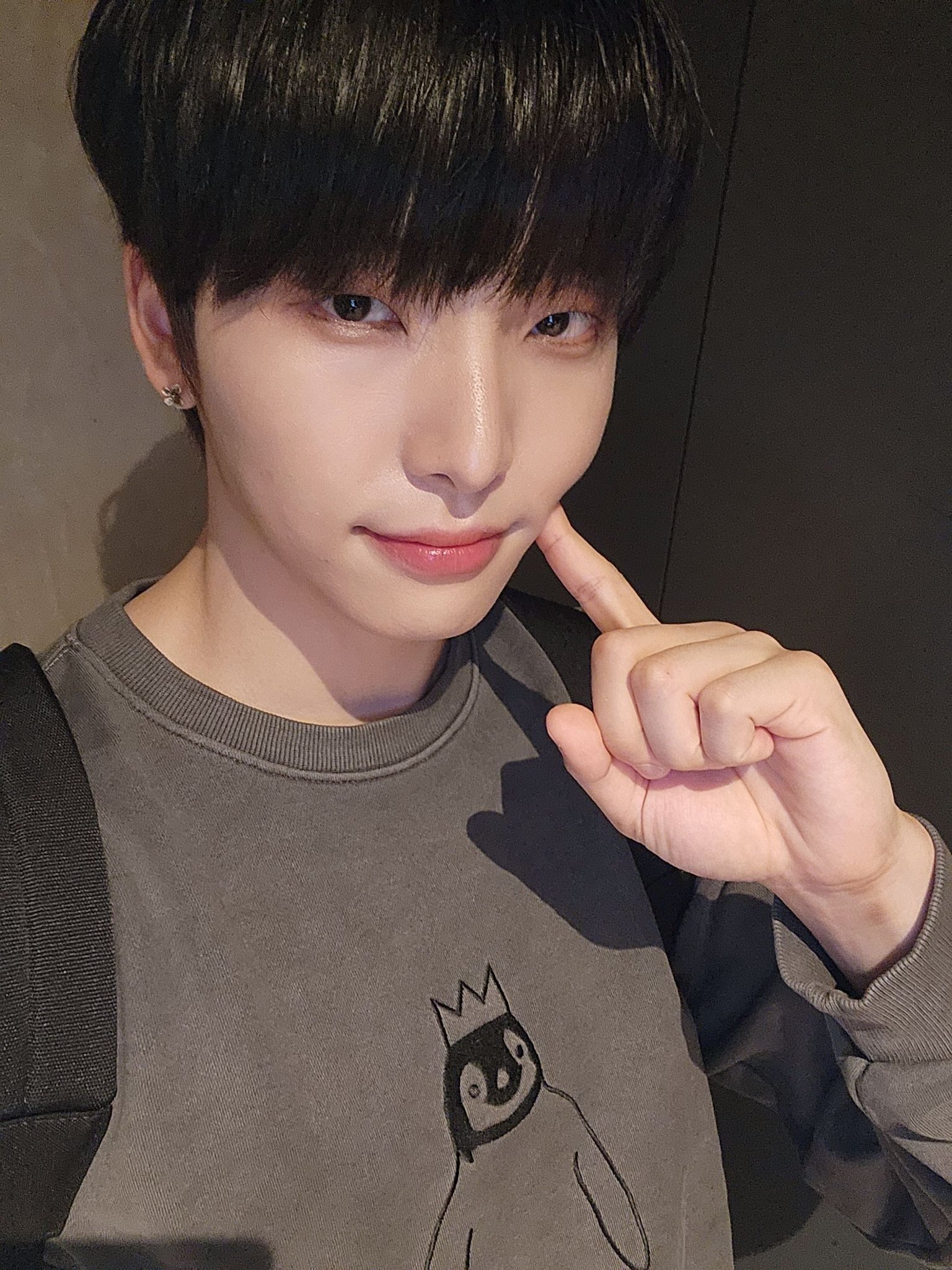 oneus__moon🌙🪞 on Twitter: "23:55 pm kst 💭🐿 짜란 오늘 사진!!!! Ta-da! Today's picture!!!! https://t.co ...