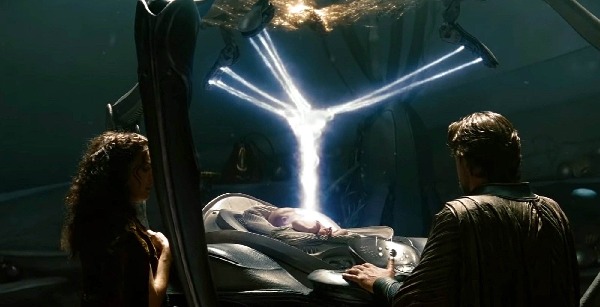 Kam Kenobi 💫 on Twitter: "Look at how much nuance Zack Snyder put into the Kryptonian technology ...