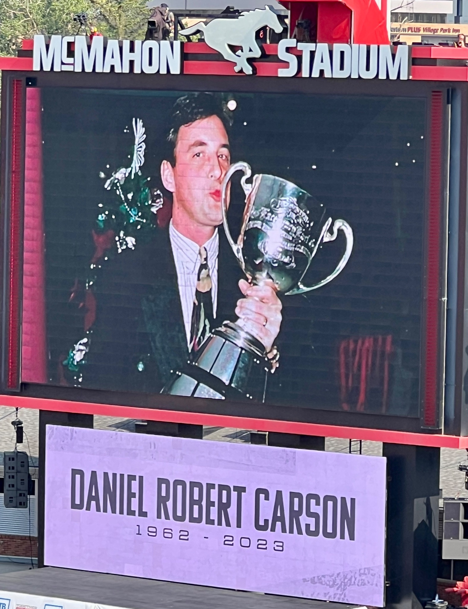 Daryl Slade on Twitter: "The Calgary Stampeders paid tribute before Sunday’s game against Ottawa ...