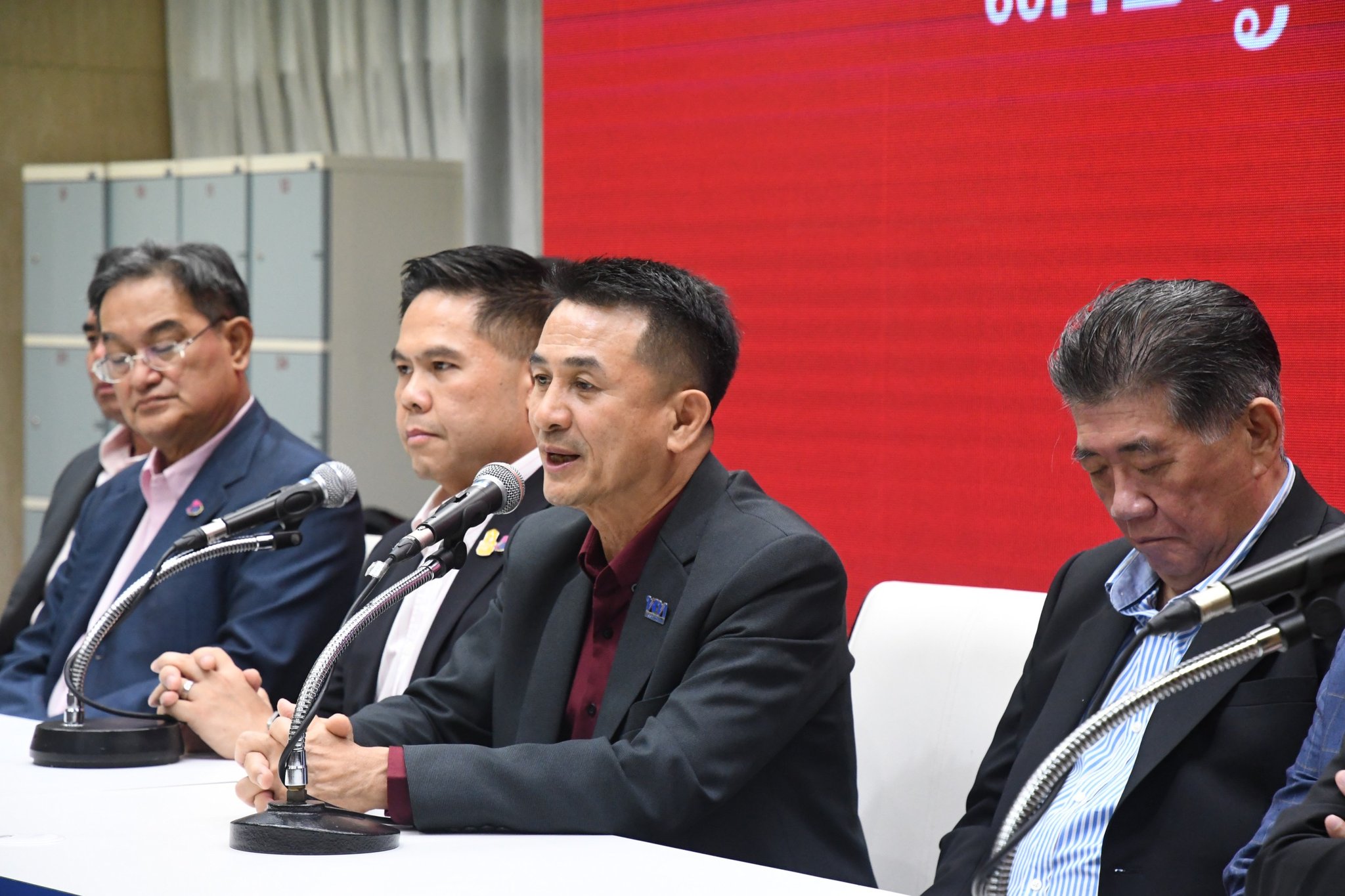 Khaosod English on Twitter: "(1/2) Pheu Thai Party leader Cholnan Srikaew said 8-party coalition ...