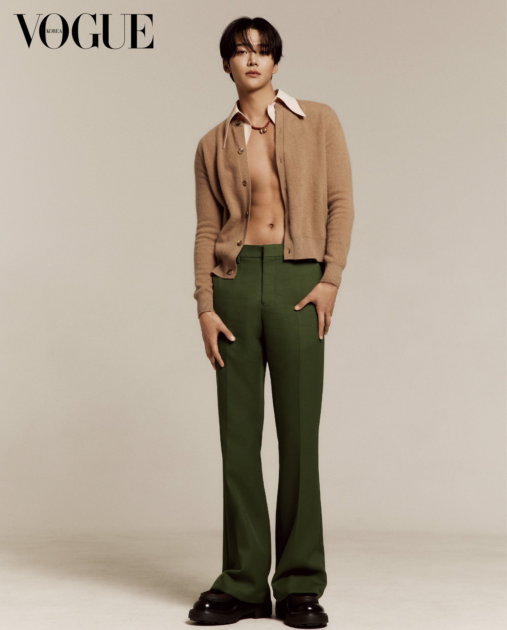 iMBC연예 on Twitter: "로운, 명품 복근 공개…섹시+시크 '독보적 분위기' #로운 #ROWOON 배우 로운이 화보를 공개했다 https://t.co ...