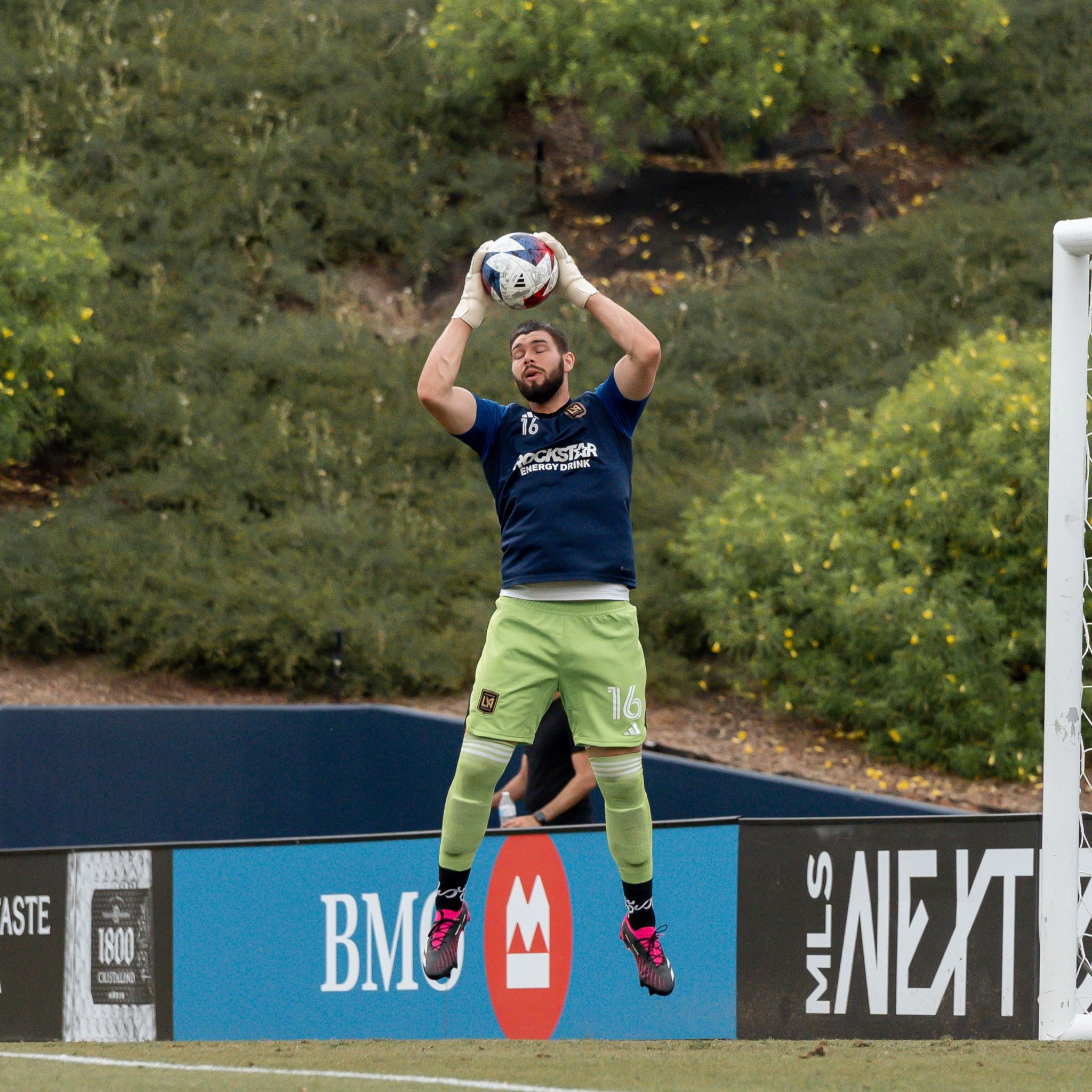LAFC on Twitter: "It's been 2⃣6⃣0⃣ days since Maxime Crépeau suffered a fractured leg in the ...