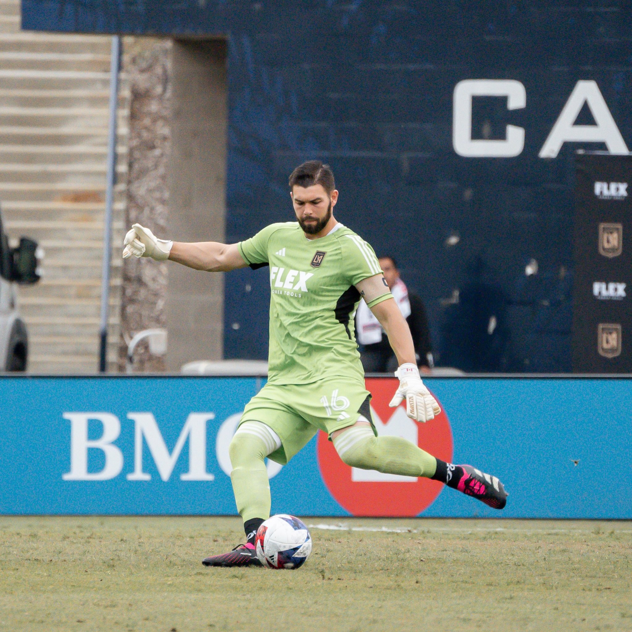 LAFC on Twitter: "It's been 2⃣6⃣0⃣ days since Maxime Crépeau suffered a fractured leg in the ...