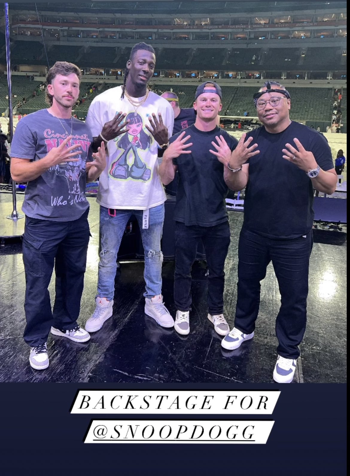 Olivia Ray on Twitter: "Elly De La Cruz & Matt McLain were back stage at the @SnoopDogg concert ...