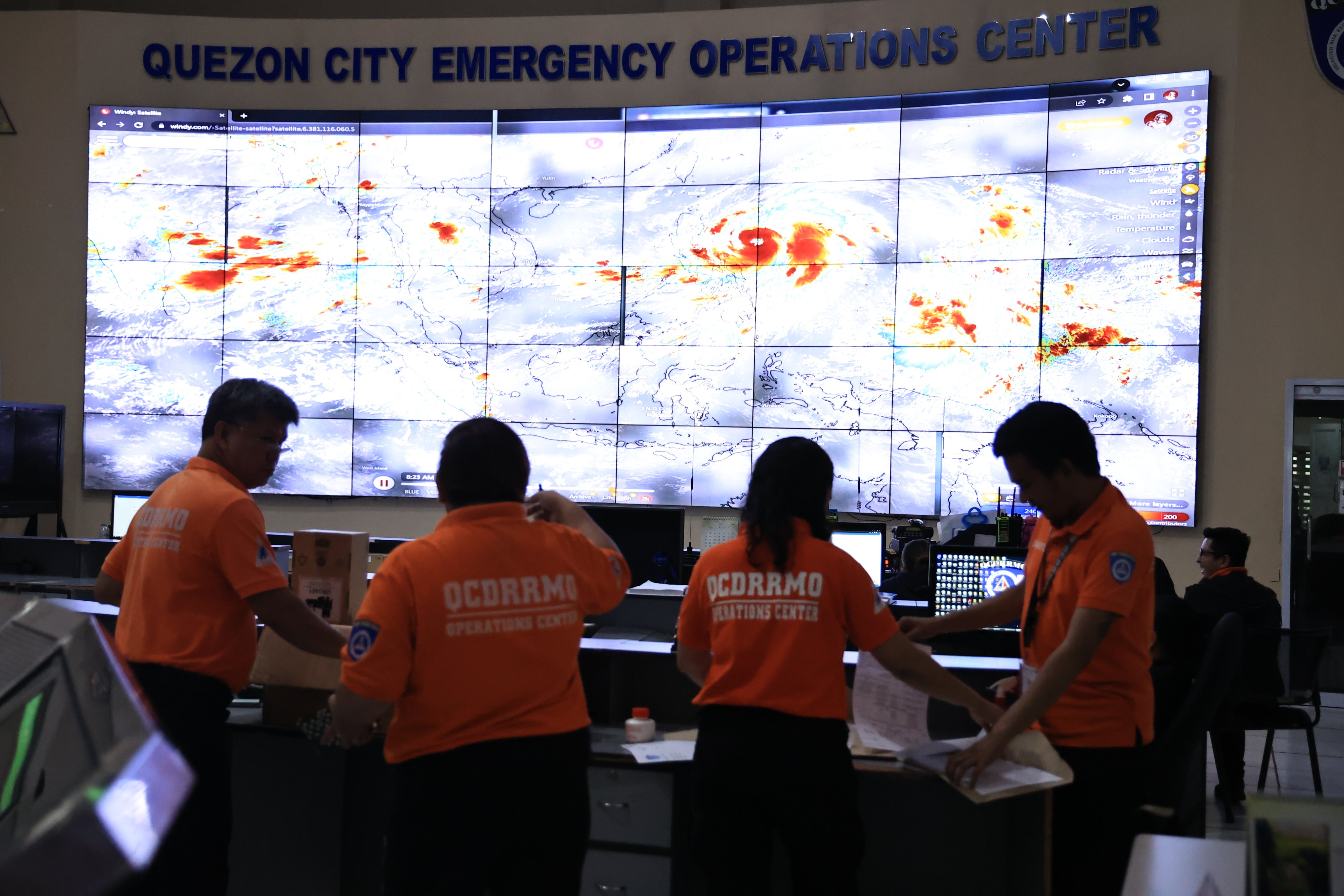 Quezon City Government on Twitter: "Nakabantay ang mga tauhan QC Disaster Risk Reduction and ...