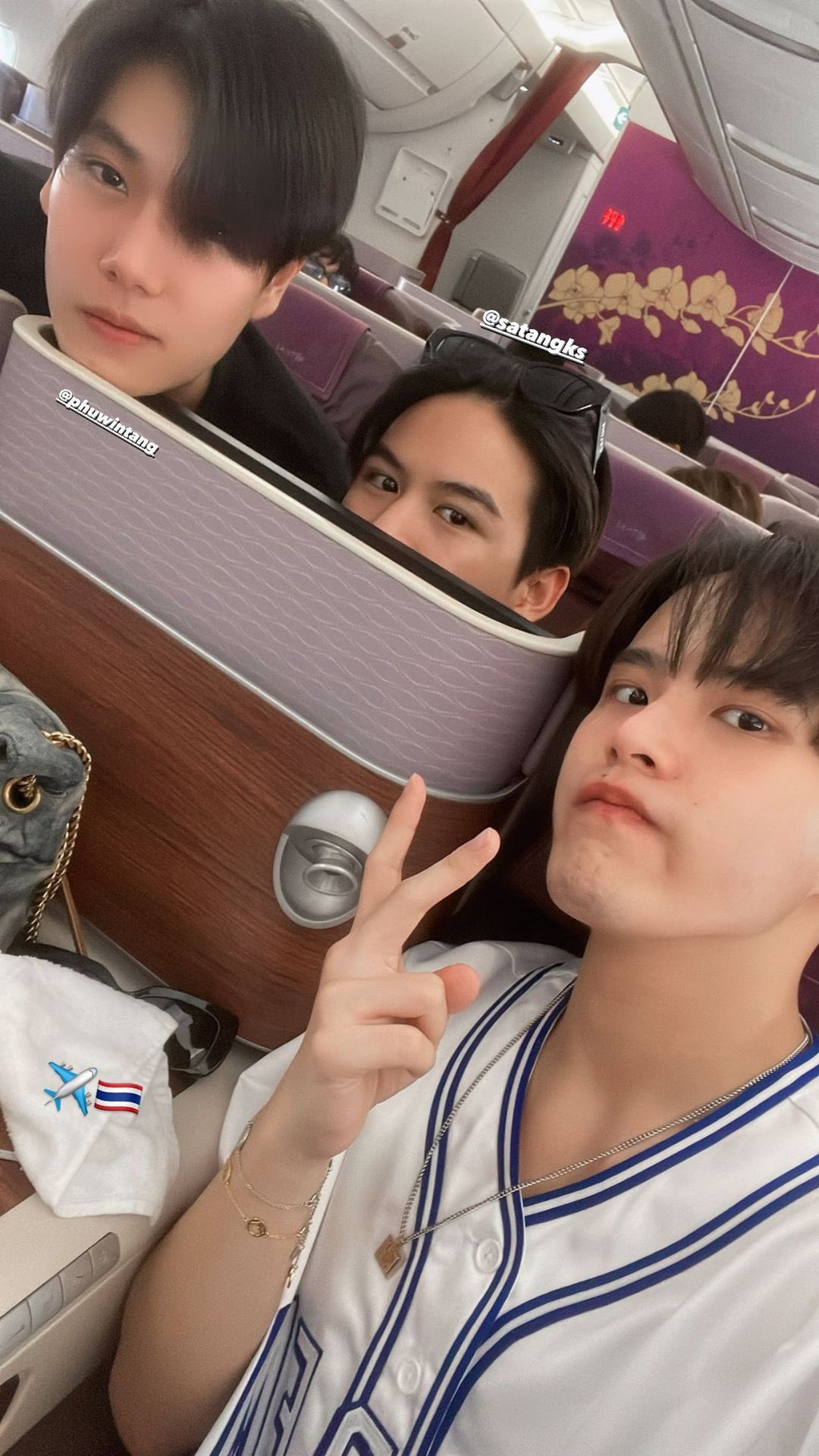 Phuwin Official Fans on Twitter: "Safe flight back นะคะ ️ IGS : f.fford @phuwintang🍯 #phuwintang ...