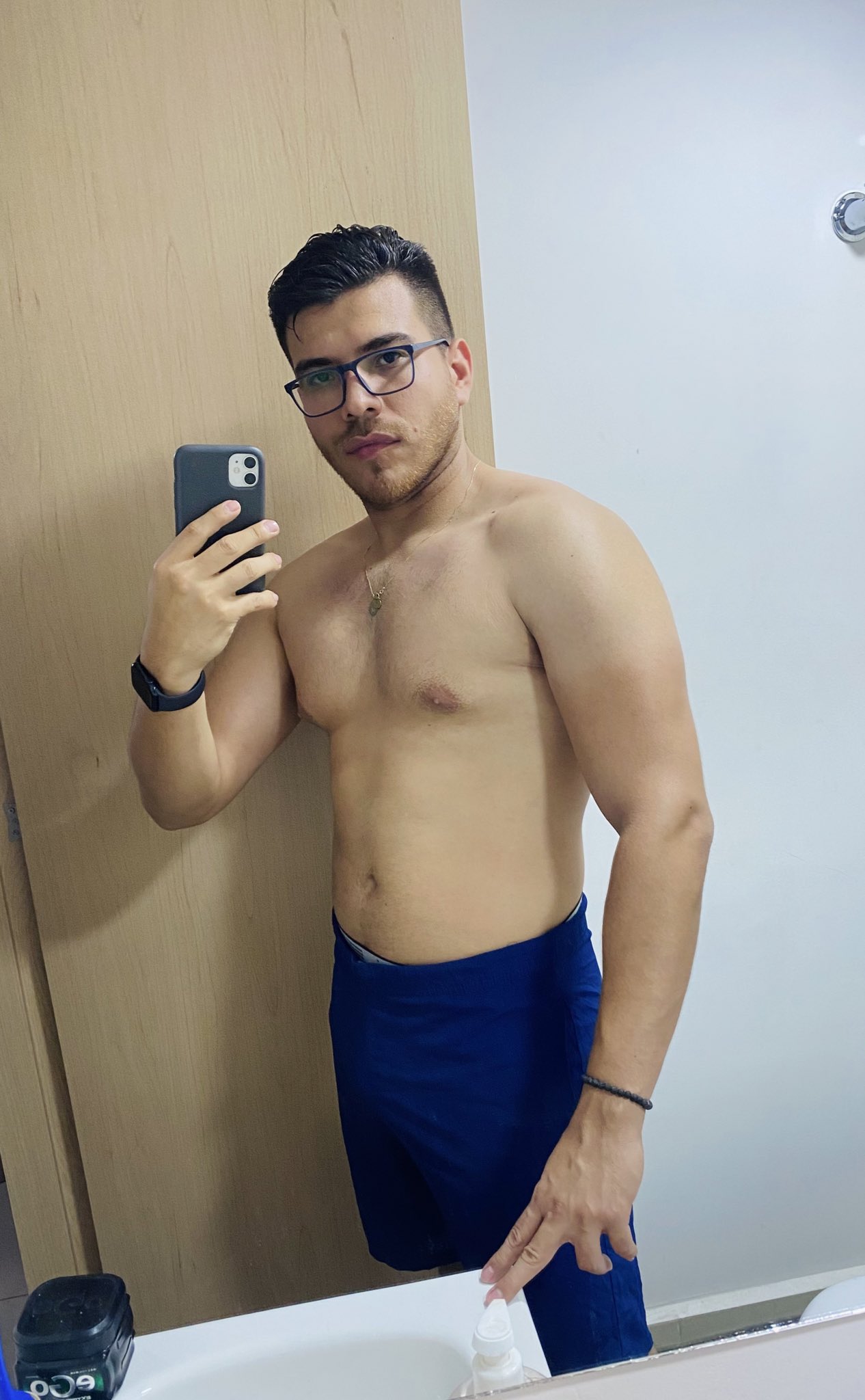 Sebastian Ruiz on Twitter: "Mi ultima foto en twitter 🪦 https://t.co/Q0PJQEuegY" / Twitter