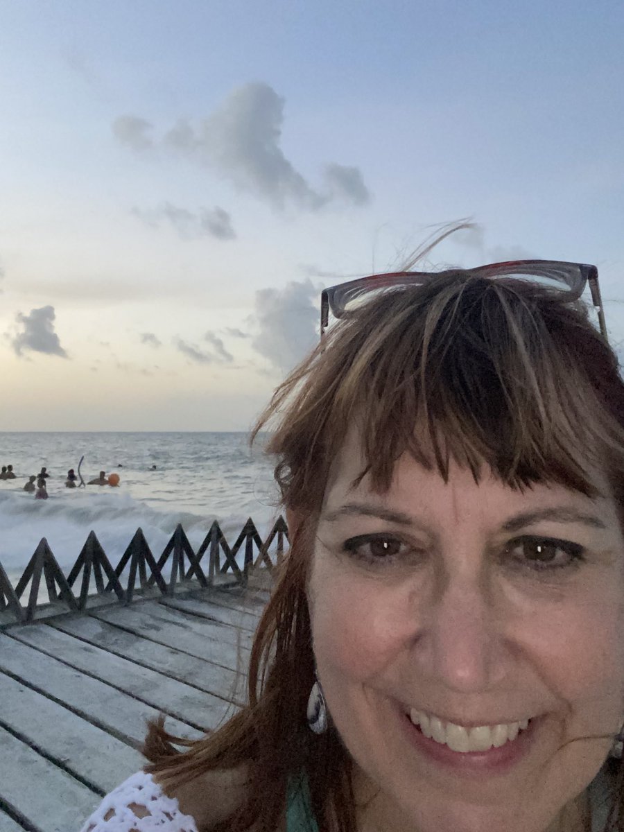 Lisa Erwin's Instagram, Twitter & Facebook on IDCrawl