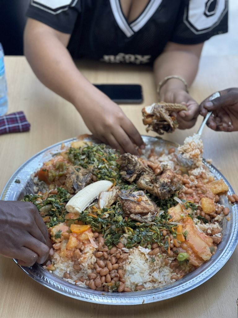 Biashara ya chakula ndio biashara inayoongoza ktk mzunguko wa Kila siku ...