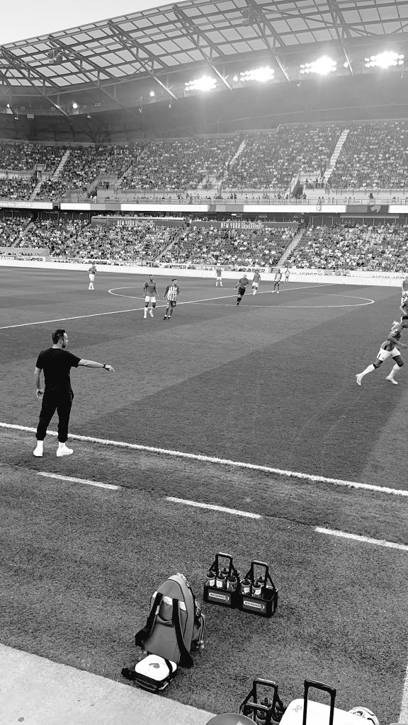 •PRESSING THE DE ZERBIAN BUILD-UP[4-2-2-2]• —A general approach to ...