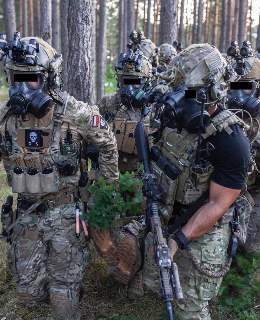 Polish Special Forces Regiment Over 2,500 Soldiers From Across The