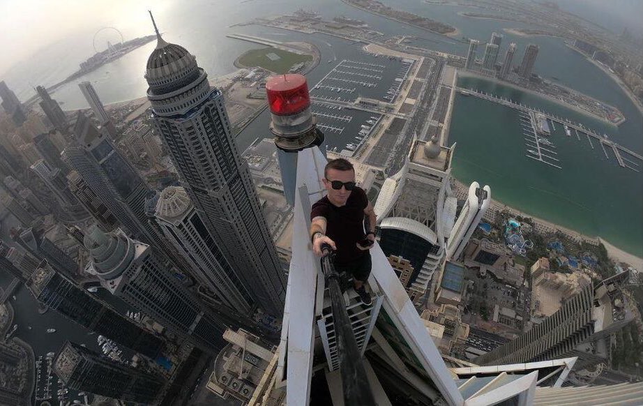 This 30-year-old famous skyscraper climber, Rémi Enigma, tragically ...