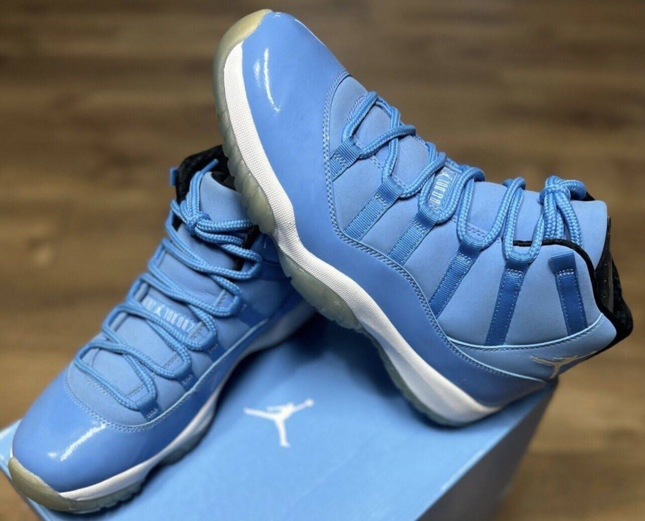 Pantone 11s