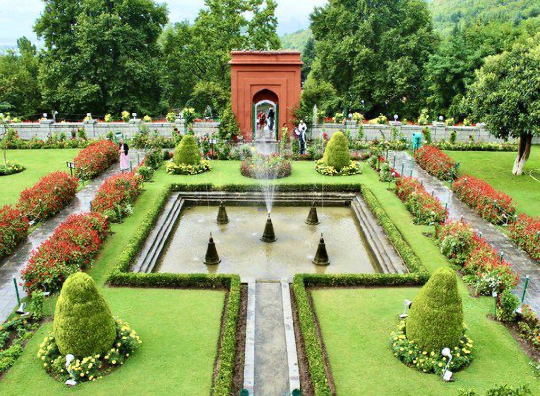 Designed to imitate the heavens, Islamic gardens are lush oases of ...
