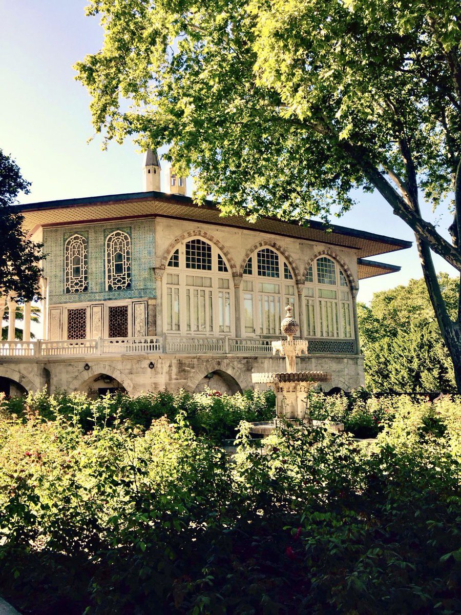 Designed to imitate the heavens, Islamic gardens are lush oases of scent, water and sacred ...