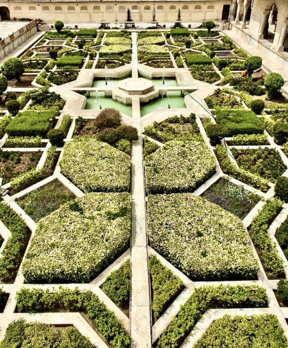 Designed to imitate the heavens, Islamic gardens are lush oases of ...