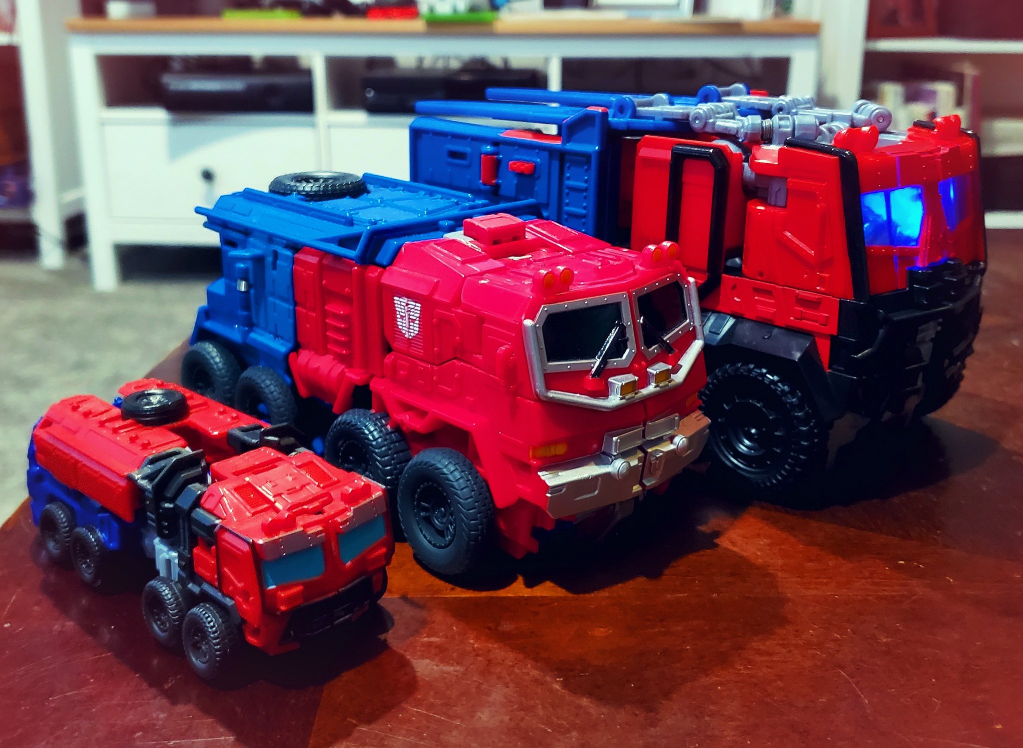 Transformers Prime Beast Hunters Optimus Prime Vehicle Mode