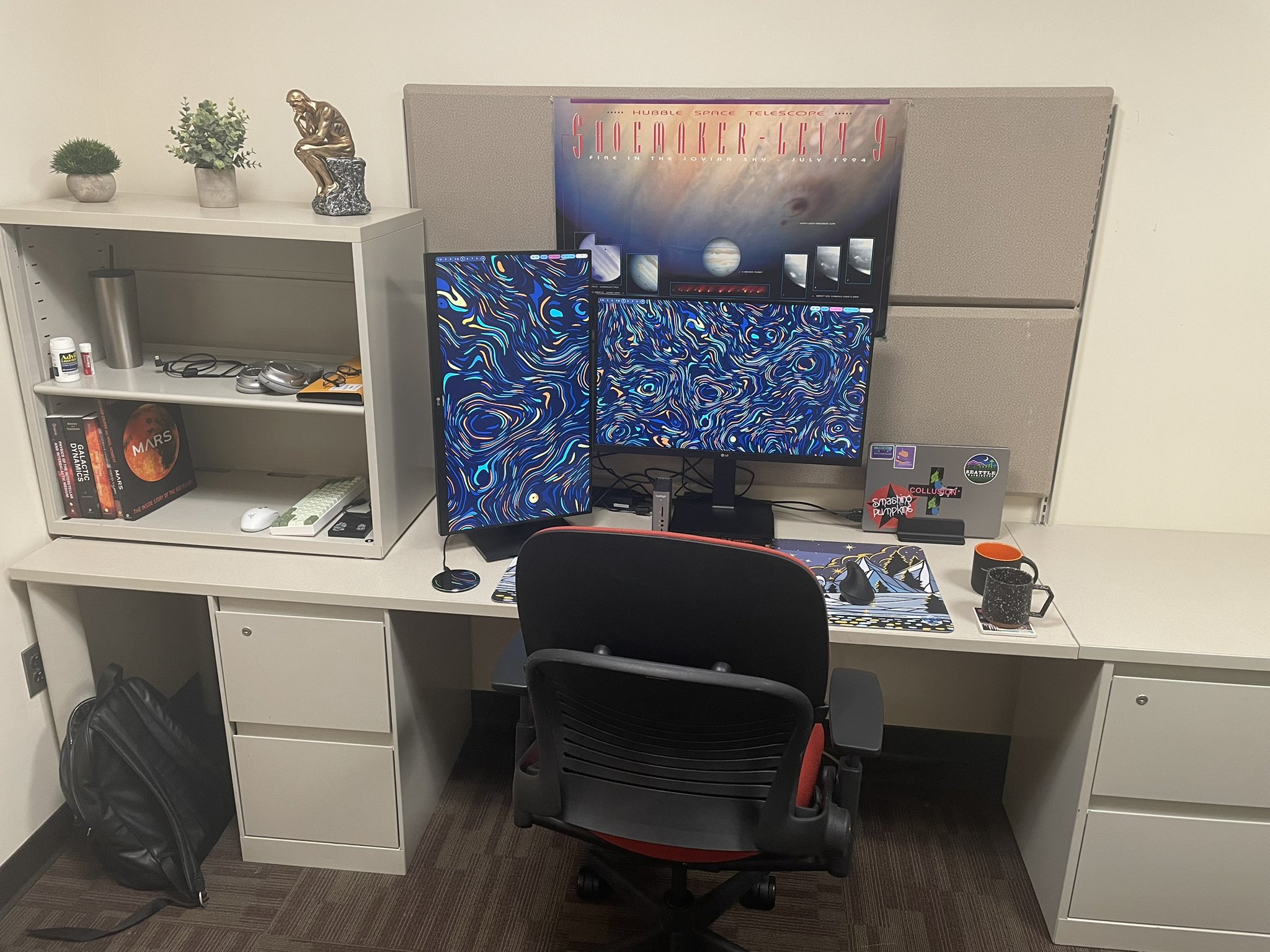 Smashing Computer Office Space