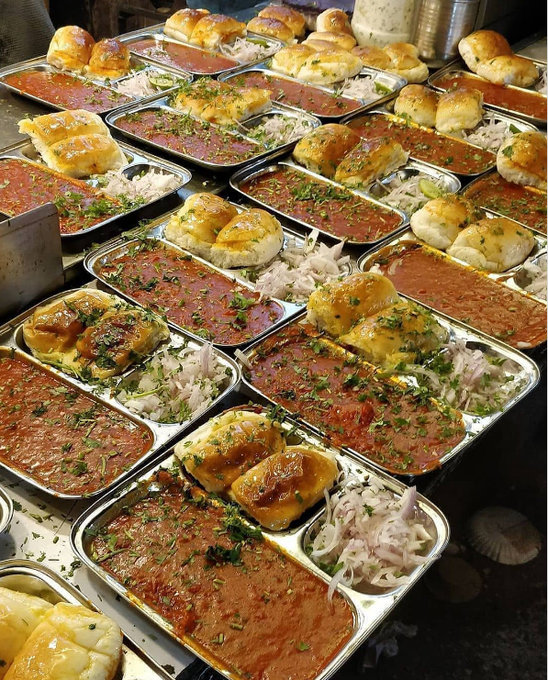 15 street foods that one must try when in Mumbai 1. Pav Bhaji - Thread ...