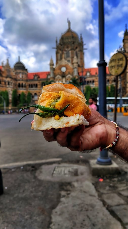 15 street foods that one must try when in Mumbai 1. Pav Bhaji - Thread ...