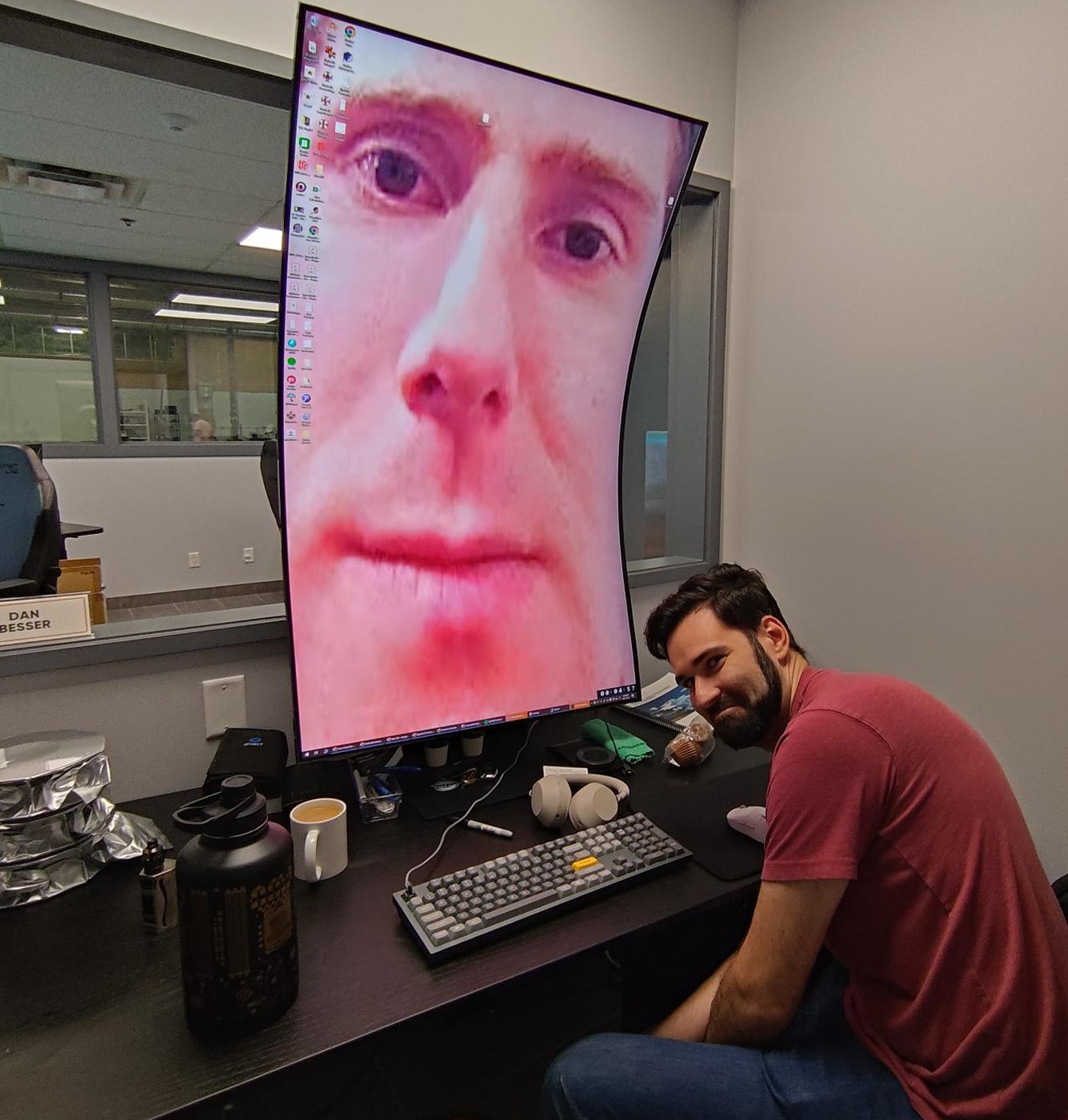 Linus Tech Tips Wallpaper