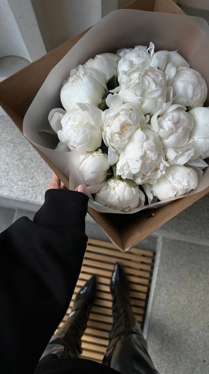 White Roses Bouquet Tumblr