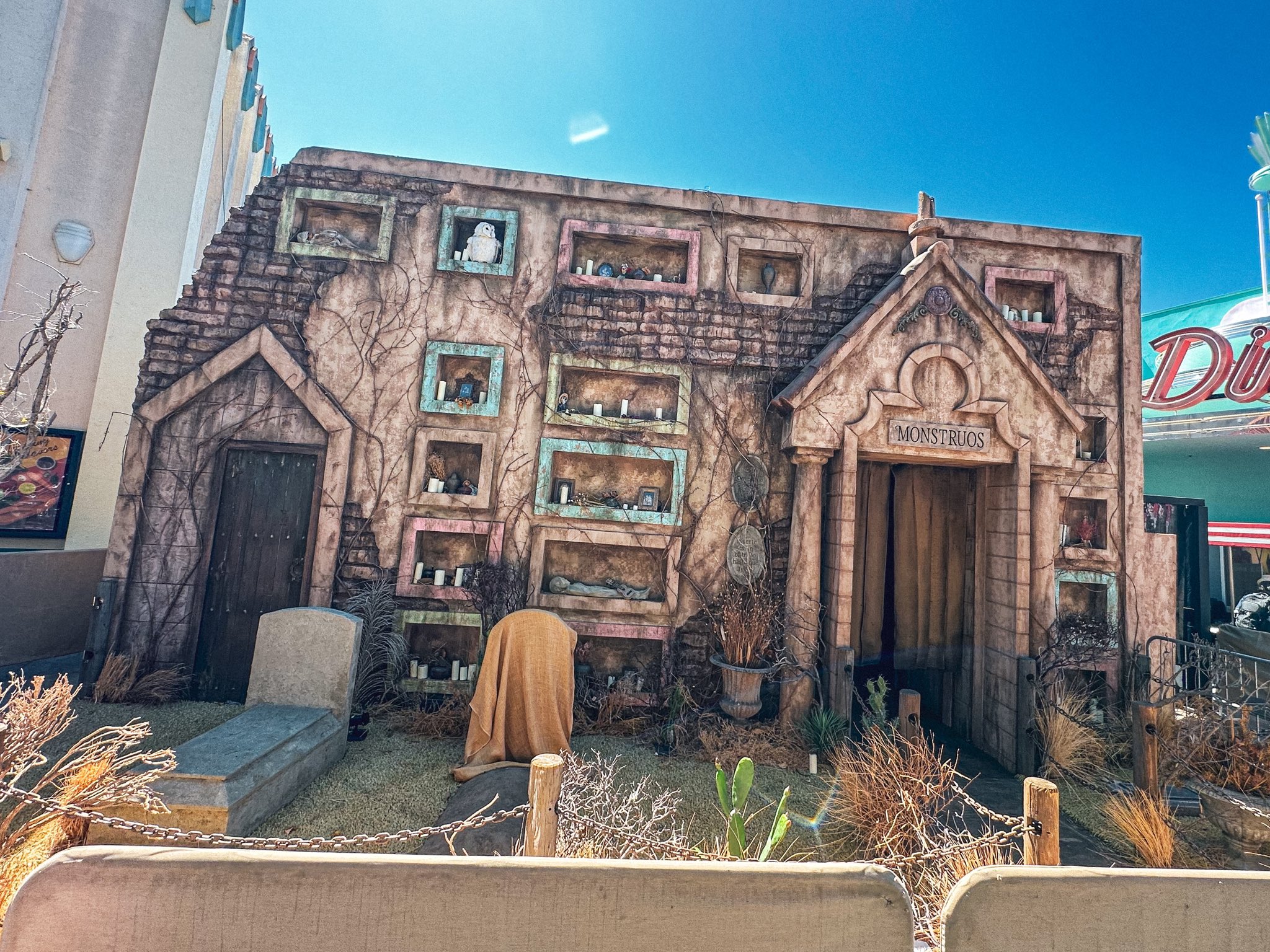 Creepy Halloween Facade The Most Surprisingly Decorated Façades For