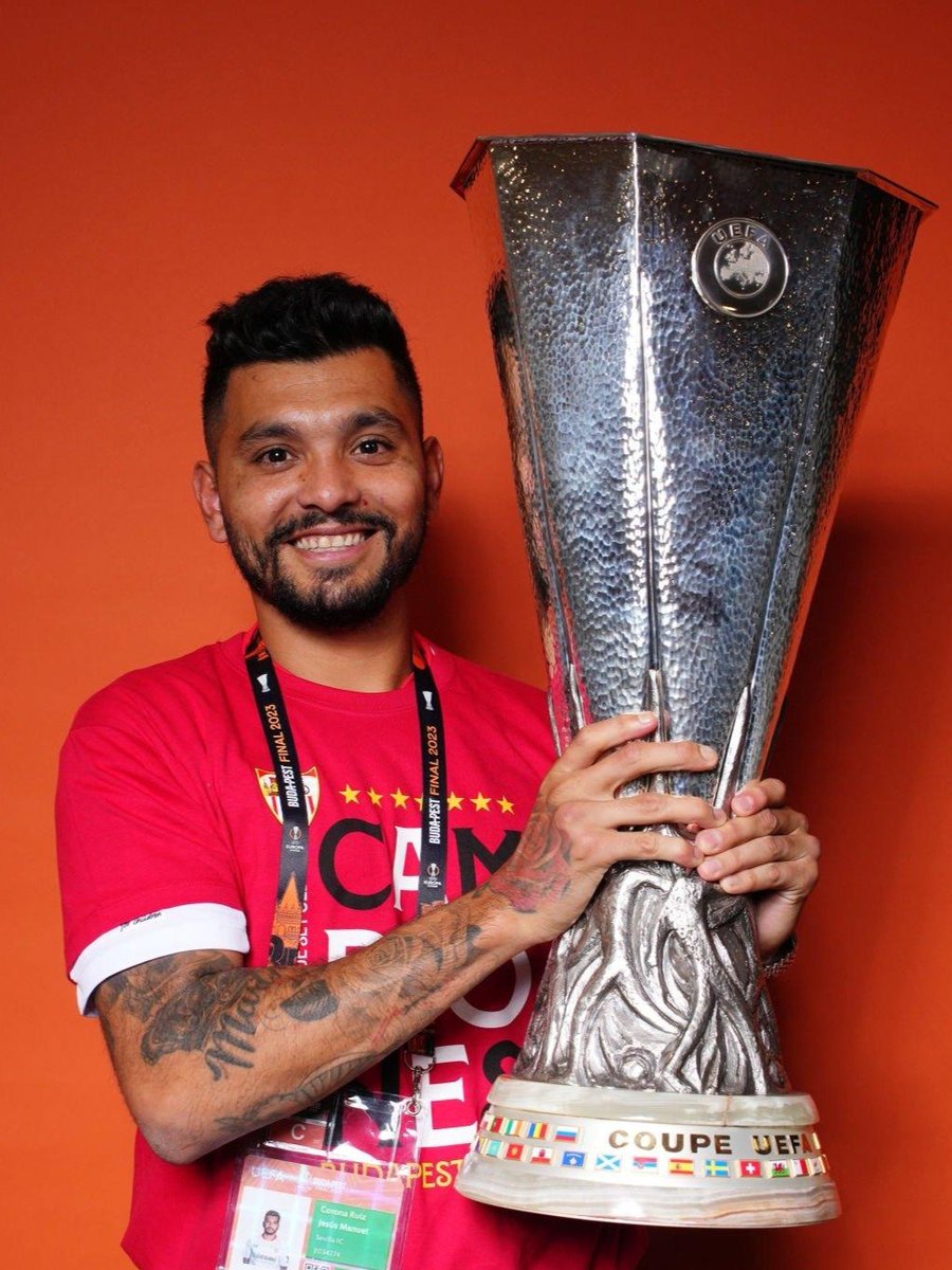 ¡SE QUEDA EN SEVILLA! 🇪🇸 El representante de Tecatito Corona negó para ...