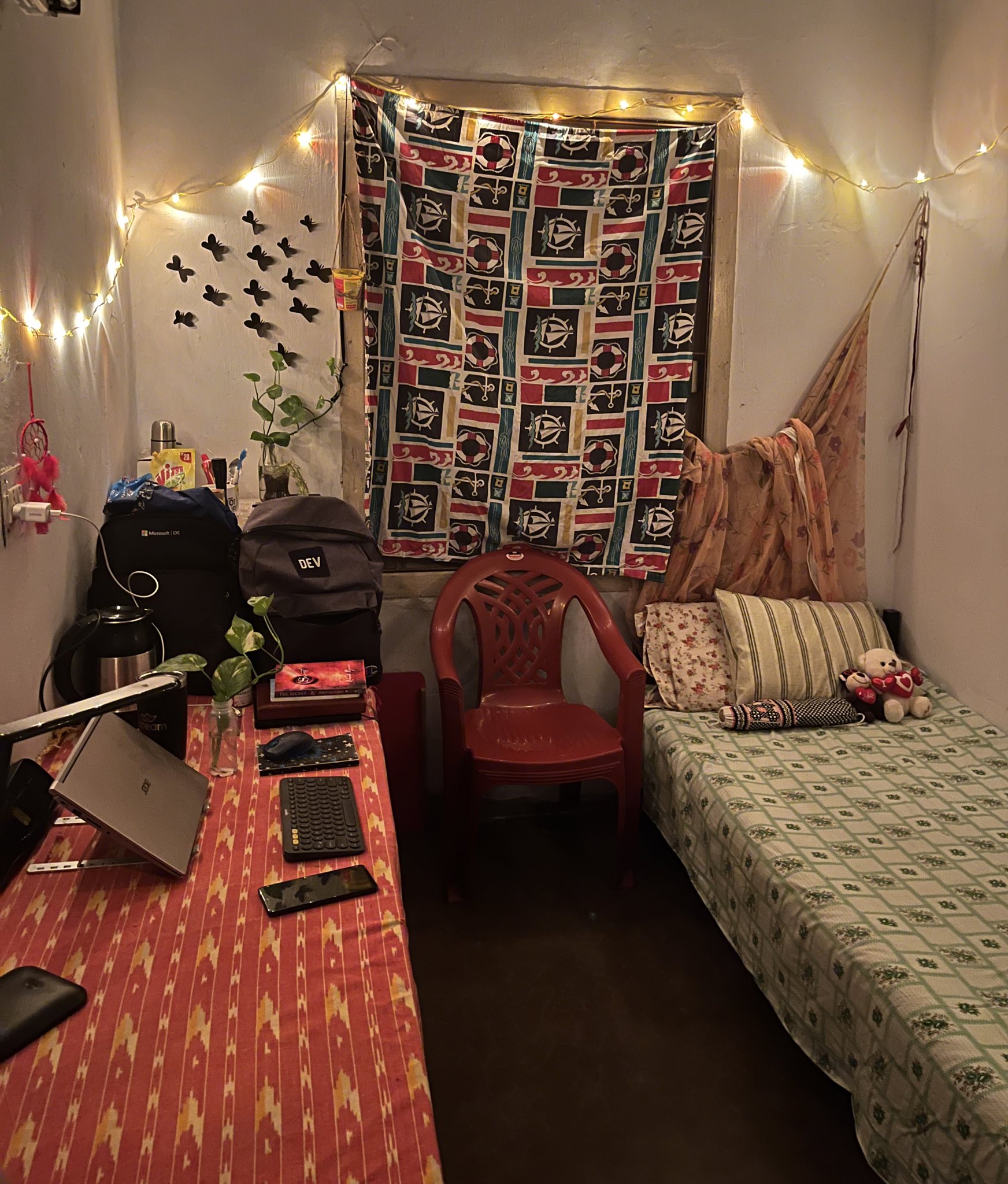 Single Dorm Room Decorating Ideas