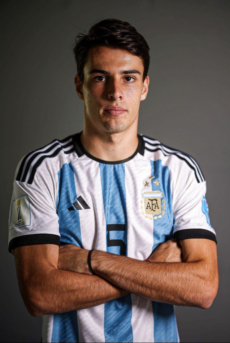 Federico Redondo: 𝐄𝐥 𝐌𝐞𝐭𝐫𝐨𝐧𝐨𝐦𝐞. [THREAD] 🧵 - Thread from AP @APieces ...