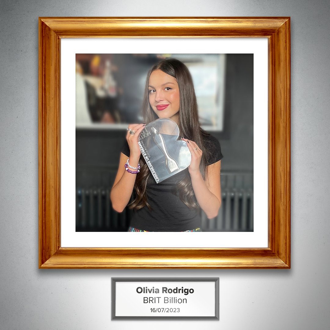 MAIS UM RECORDE! Olivia Rodrigo atingiu um bilhão de streams no Reino ...