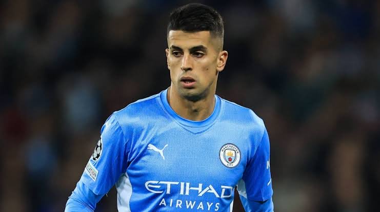 Clash of Visions: Barcelona's Right-Back Conundrum In the halls of FC ...