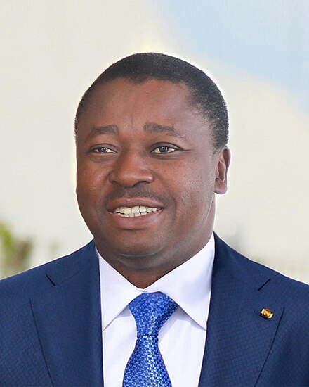 NCHI ZINAZONUKIA MAPINDUZI AFRICA. YAANI MDA WOWOTE KINAWAKA. #UZI 🧵 ...