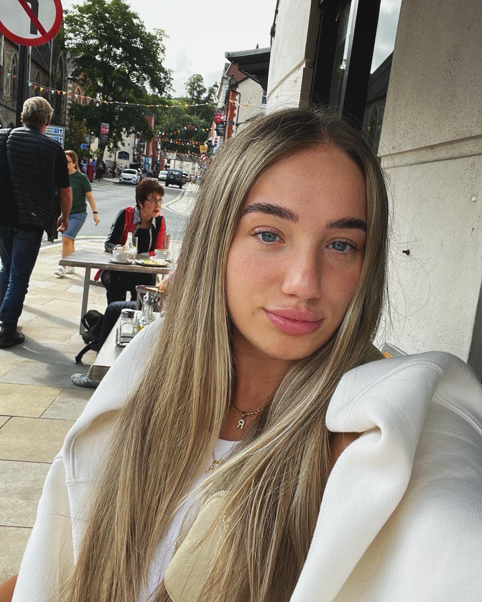 Bethany Fogarty's Instagram, Twitter & Facebook on IDCrawl