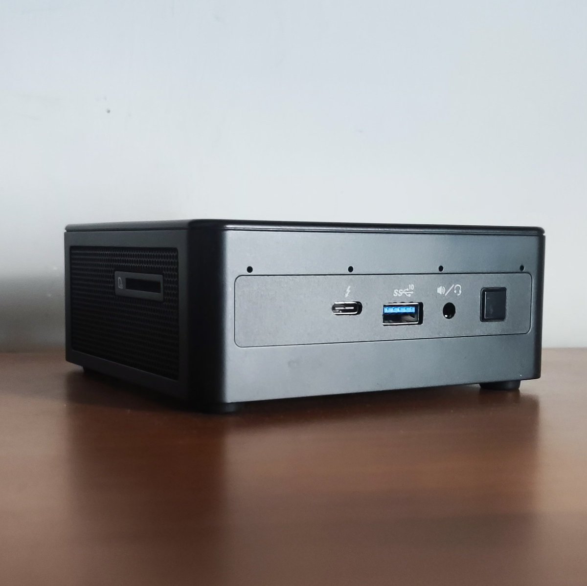 This is my Intel NUC 11 PAHI5. This is realy great small pc I use for ...