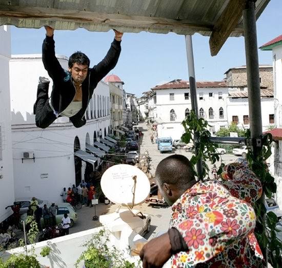 Throwback ⭐: Unseen pics of #Suriya From #Ayan ..🤙 Congo Fight scene ...