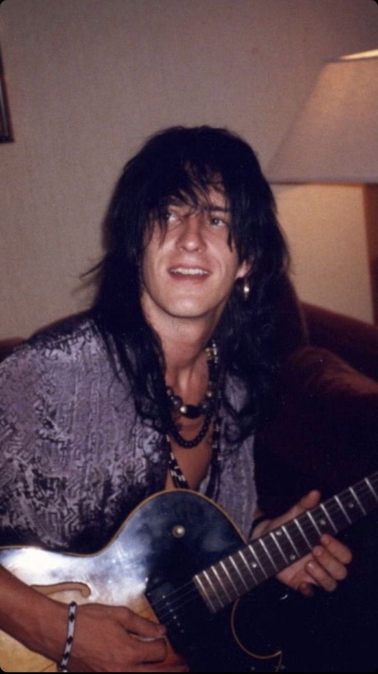 Izzy Stradlin 80s