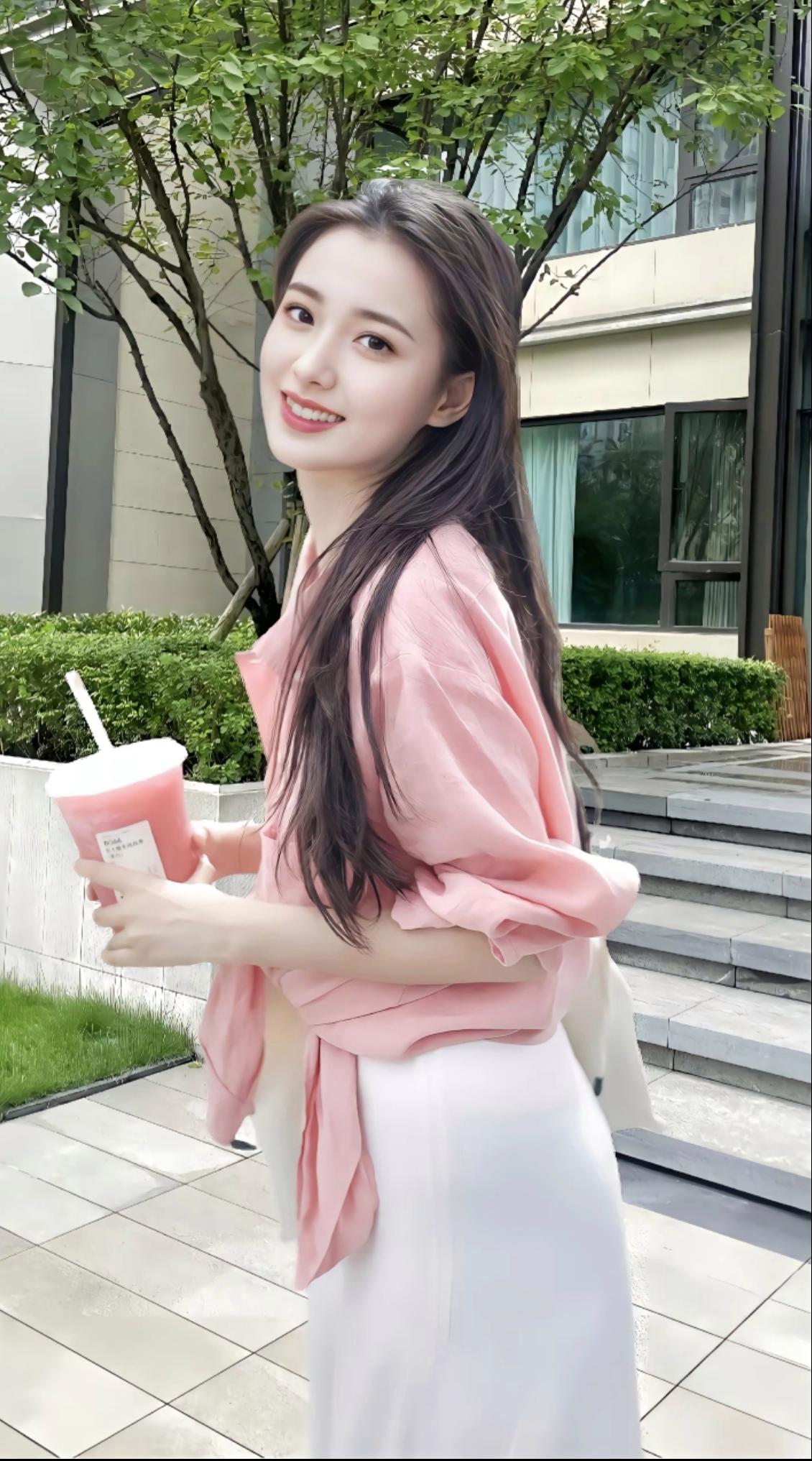 [纯享]讨厌穿bra的女枪手[5P] -6park.com