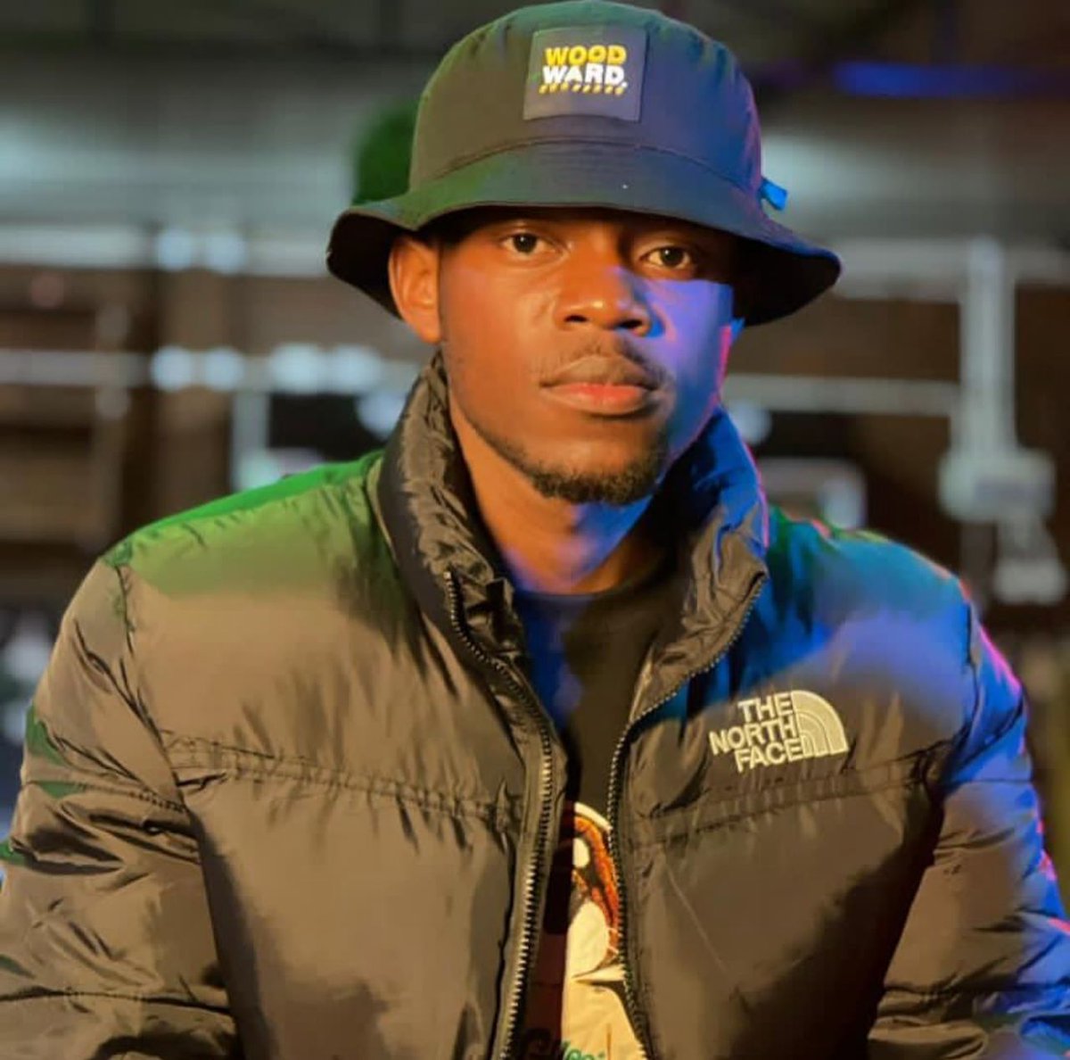 " Zvikaramba nhasi todzokera mangwana futi we don't give up ". - BLING ...