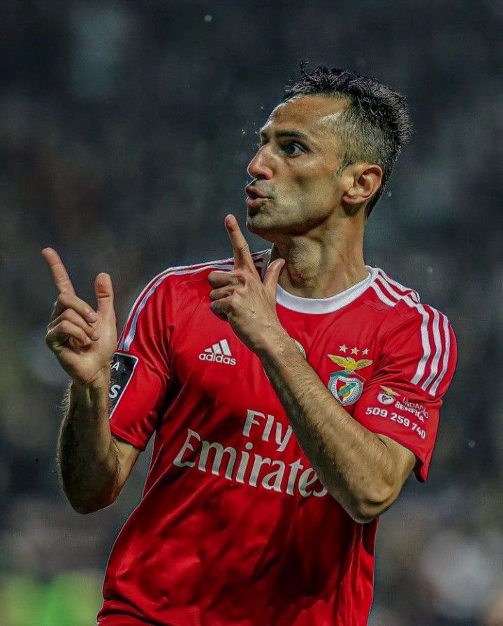 Hoje completa 9 anos que a “sensação” Jonas chegou no Benfica e abalou ...