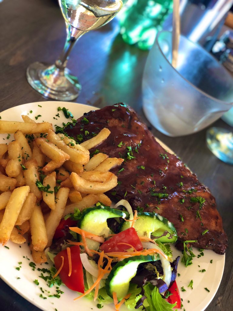 THE BEST PLACES TO EAT OUT IN HARARE 🍽 🇿🇼 [ A Thread 🧵🇿🇼] 📸📸 ...