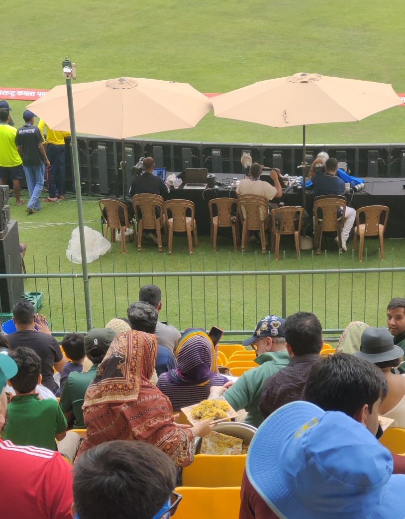 SOMEONE IN THE #PAKISTAN FAN AREA BROUGHT AN ENTIRE DAIG OF BIRYANI 😍😍😍 ...