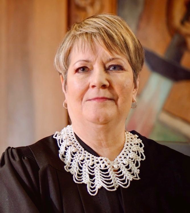 Deborah Klock's Instagram, Twitter & Facebook on IDCrawl