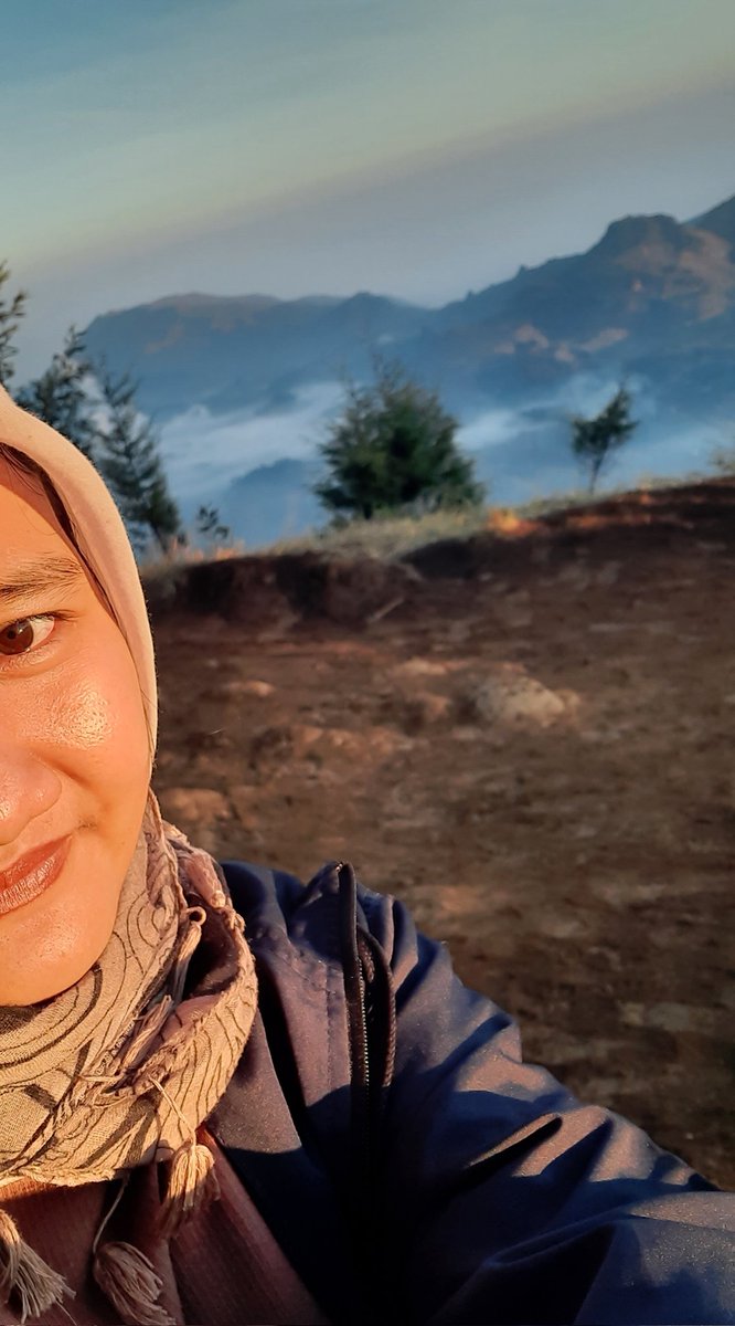 hariini, pertama kali nyoba muncak semogaa menyenangkan