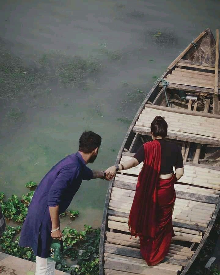 He: mujhe tumhare sath travel karna hai She: chalenge,next year pakka ...
