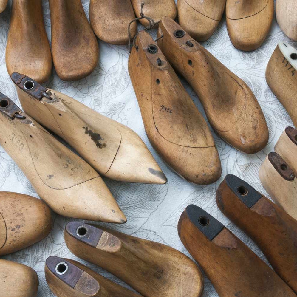 HOW TO REPAIR SHOES I'm doing a series on how to repair things in your ...