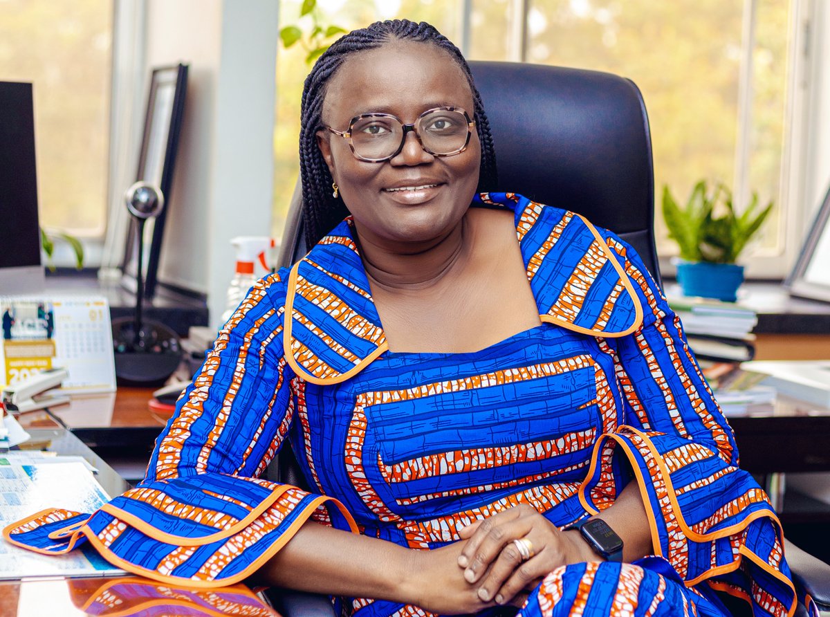 “Learn to treat everyone right. Your helper might not wear expensive clothes” 👀 Professor (Mrs ...