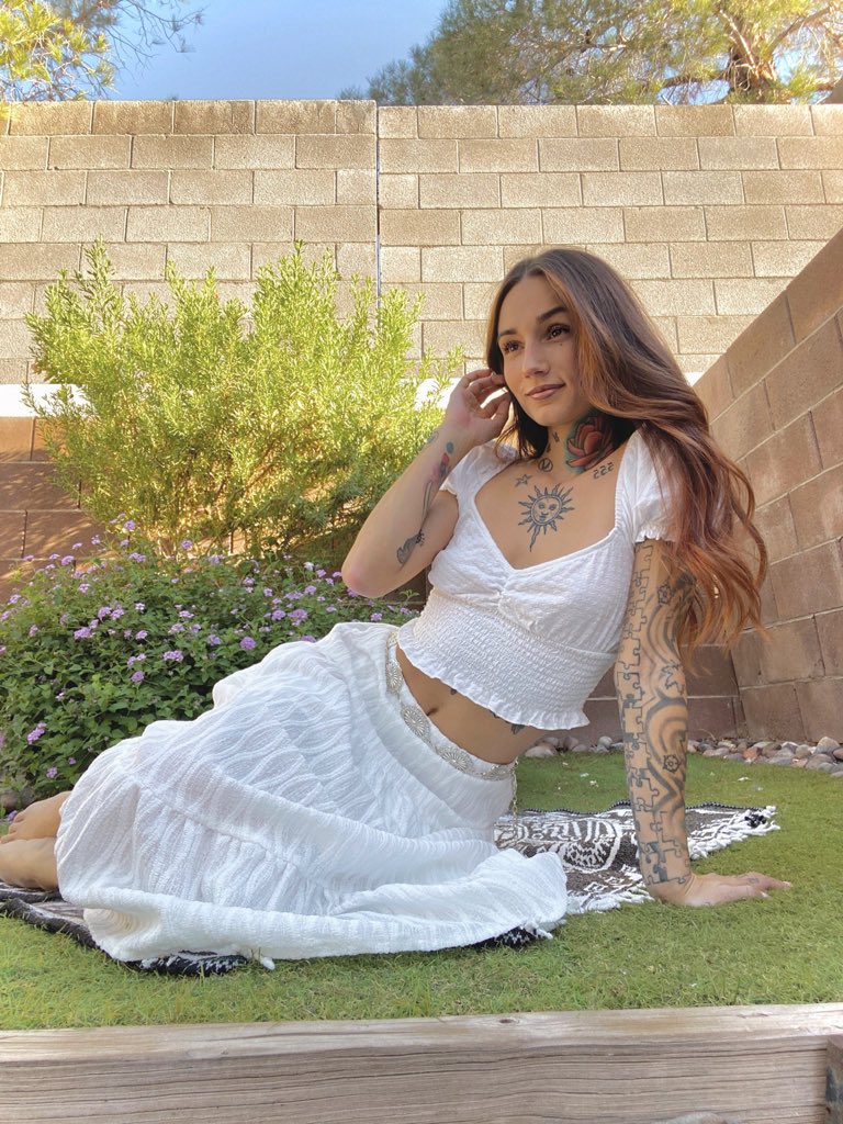 Brin Amberlee Brin Amberlee 🍒 (@karinadianaputr) / X