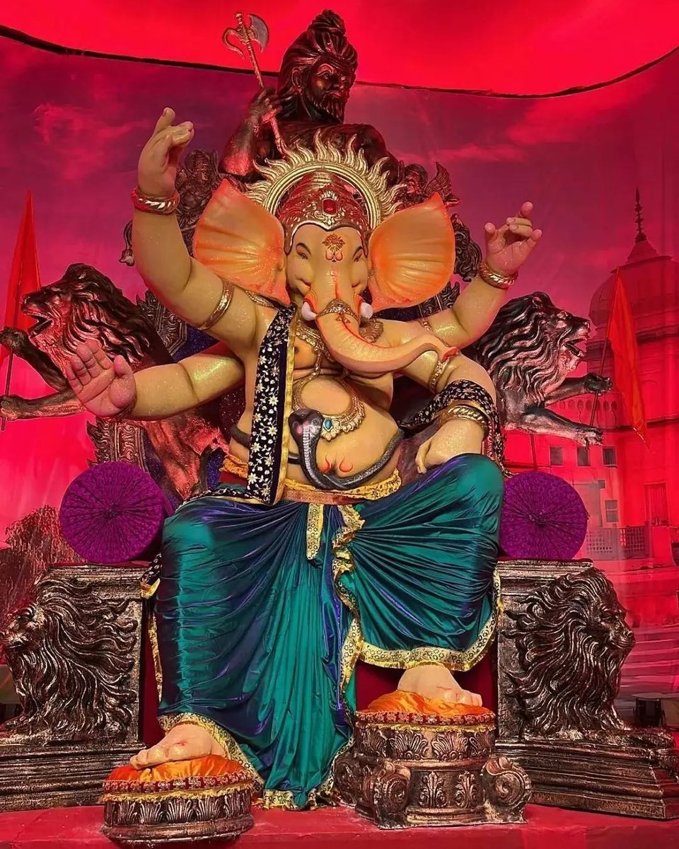 12 Famous Ganesh Pandals in Mumbai 1. Lalbaugcha Raja - Thread from ...